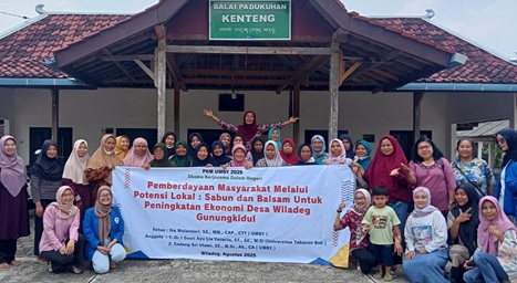 Angkat Potensi Lokal, Dosen UMBY Dampingi PKK Kenteng Buat Sabun ...